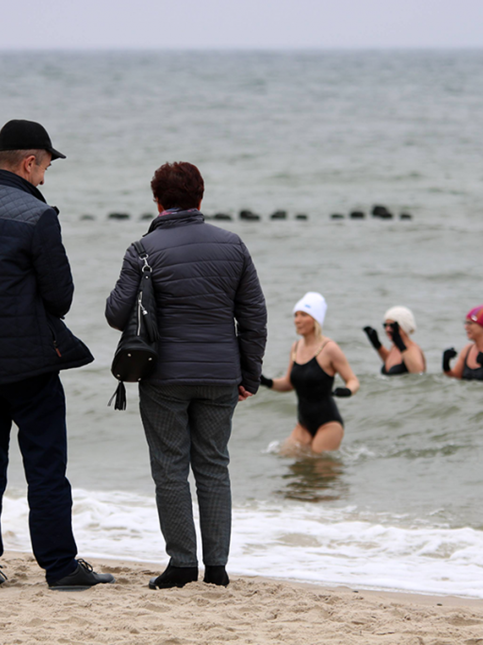 Swimming in the sea in winter — what does it mean? Health and energy ...